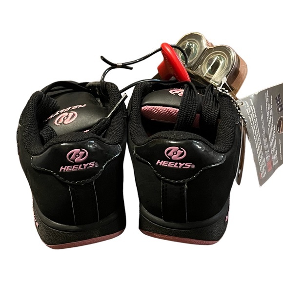 Heelys | Shoes | Nwt Heelys Unisex Black Pink Lace Up Low Skate Shoes ...